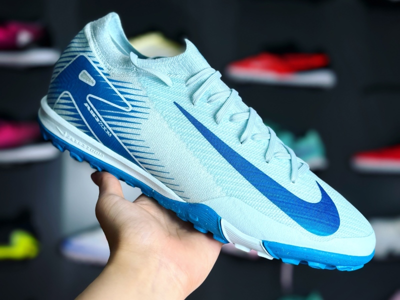 So sánh hai phân khúc giày: Nike Mercurial Vapor 16 Pro và Vapor 16 ...