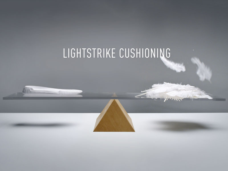 Phân tích chi tiết công nghệ đệm Lightstrike trên giày đá bóng adidas ...