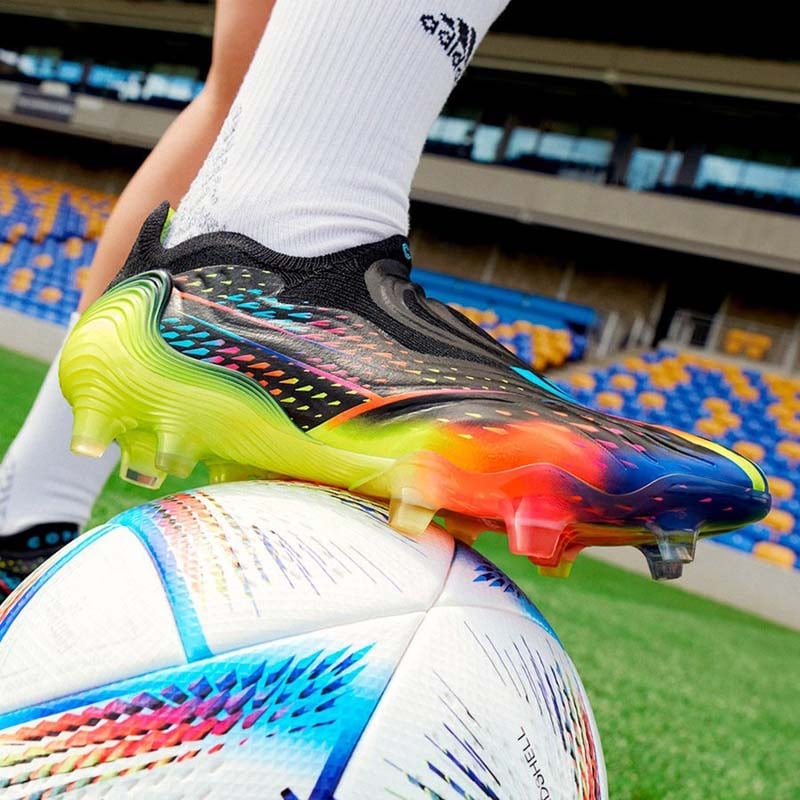 Adidas ra mắt BST "AI Rihla" tuyệt đệp đầy màu sắc chuẩn bị cho World ...